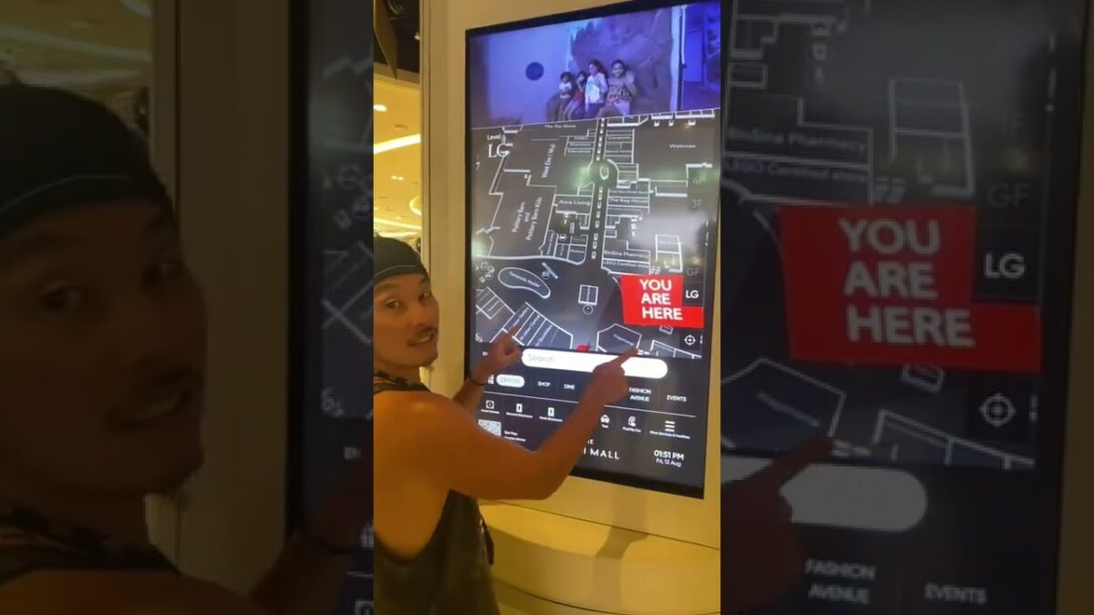 ドバイの巨大ショッピングモールで最新テクノロジーに翻弄されるよしき #shorts - s-eigamura