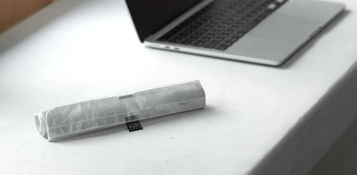 わずか9g。究極にスリムなMacBook Air専用ケース - s-eigamura